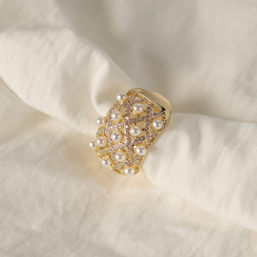 Buy Pearl Bed Ring | PEACHYBRAG.COM